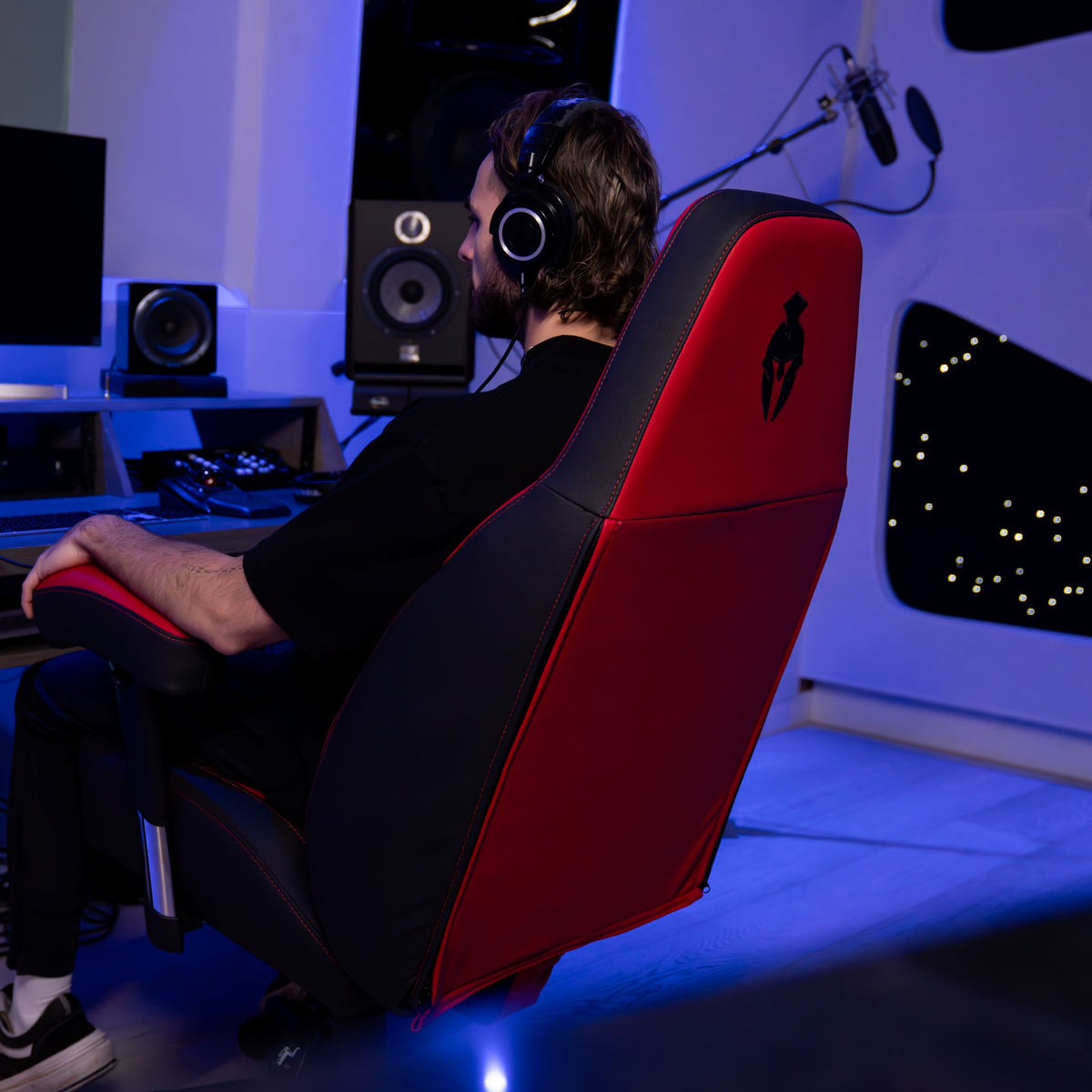 Kratos 4D Gaming Throne - Ultimate Immersive Haptic Gaming Chair – COLINSE